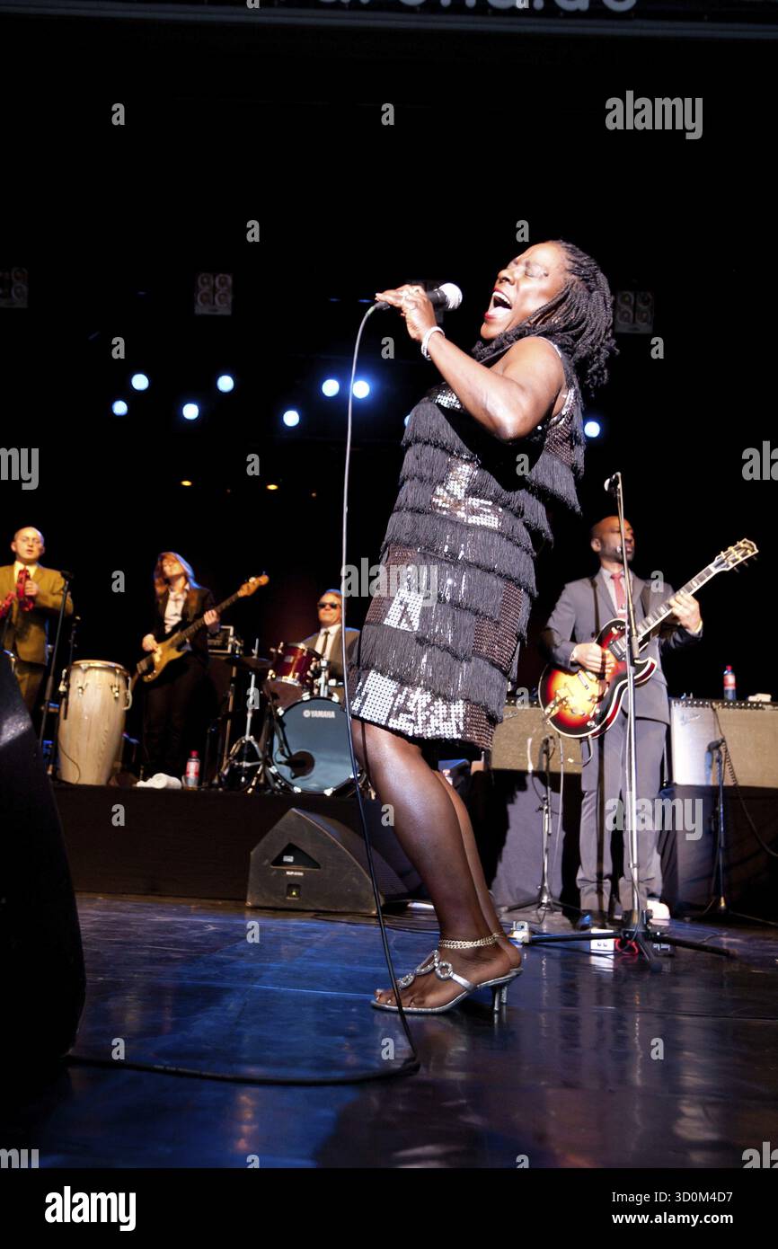 Sharon Jones & The Dap Kings at Kulturarena 2011 Voices:Sharon Jones ...