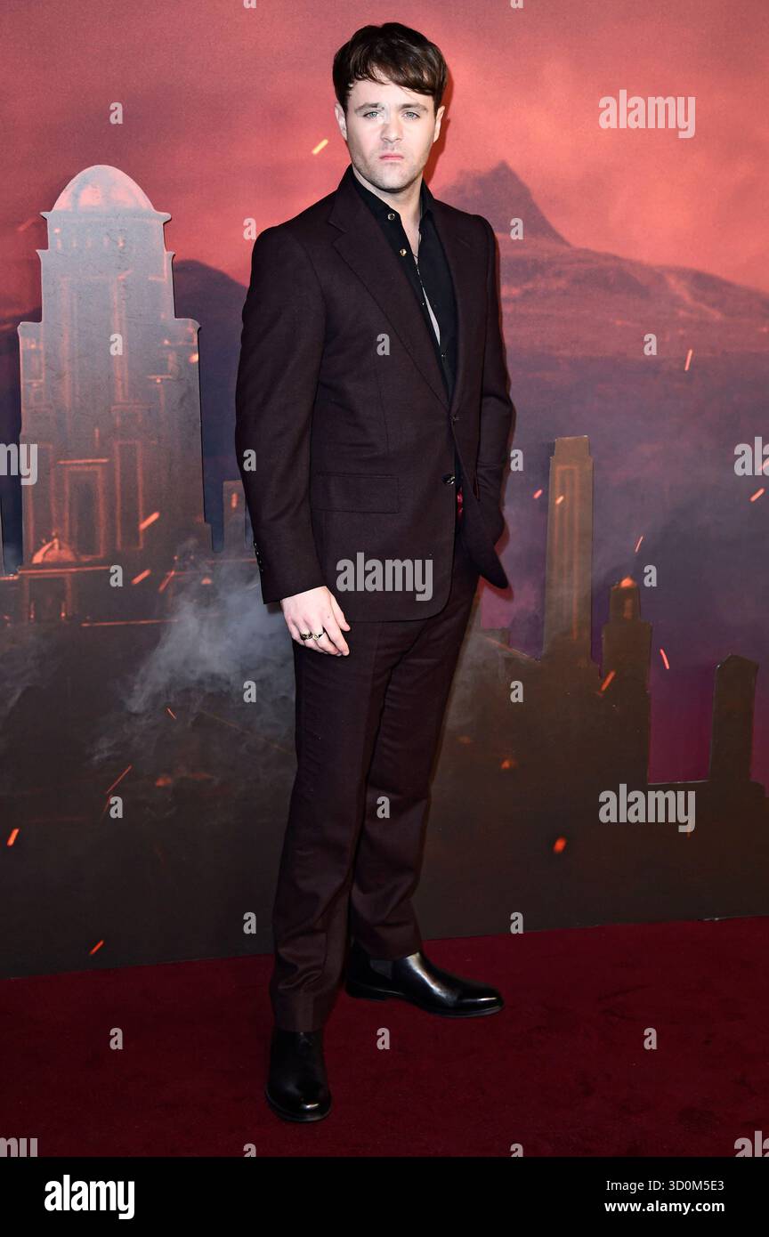 Joey Batey bei der Weltpremiere der 4. Staffel der Netflix-Serie The ...