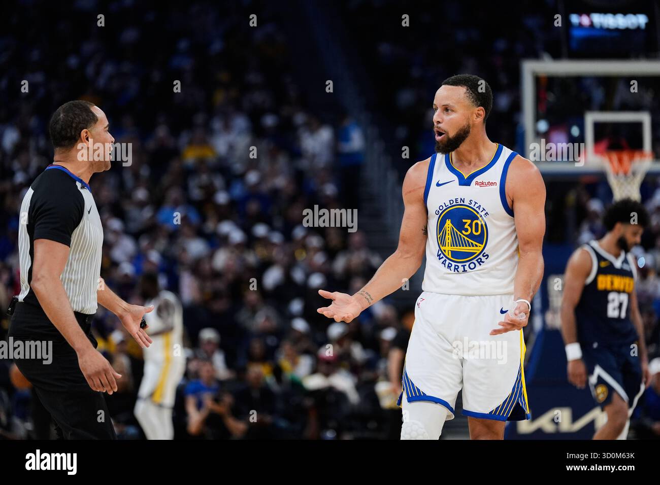 Golden State Warriors guard Stephen Curry (30) reacts toward referee ...