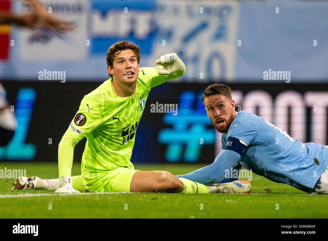 Malmo, Sweden. 23rd, October 2025. Goalkeeper Melker Ellborg (33) of ...