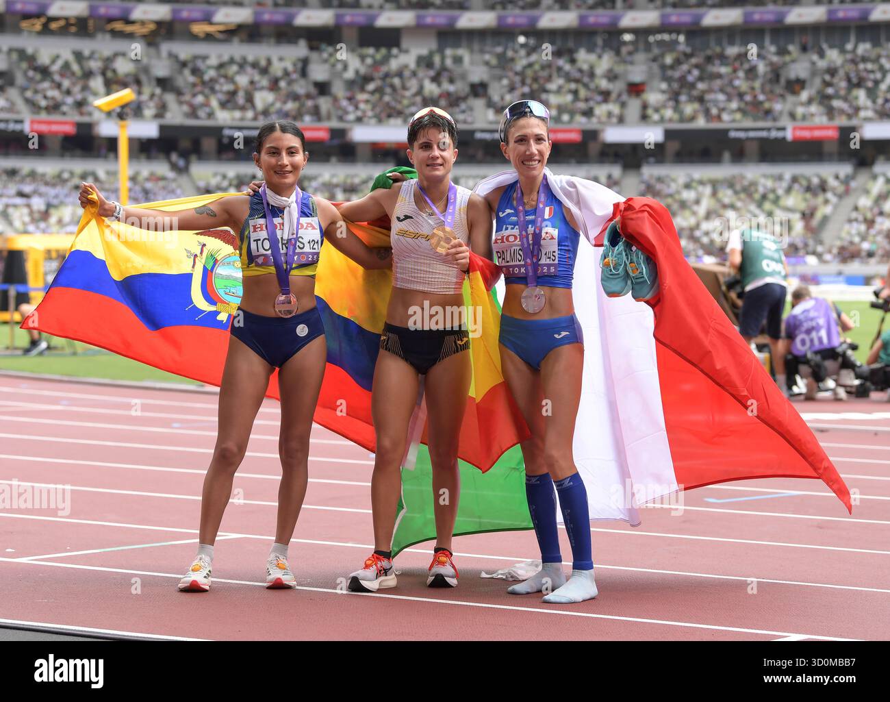 Paula Milena Torres of Ecuador, Maria Pérez of Spain and Antonella ...