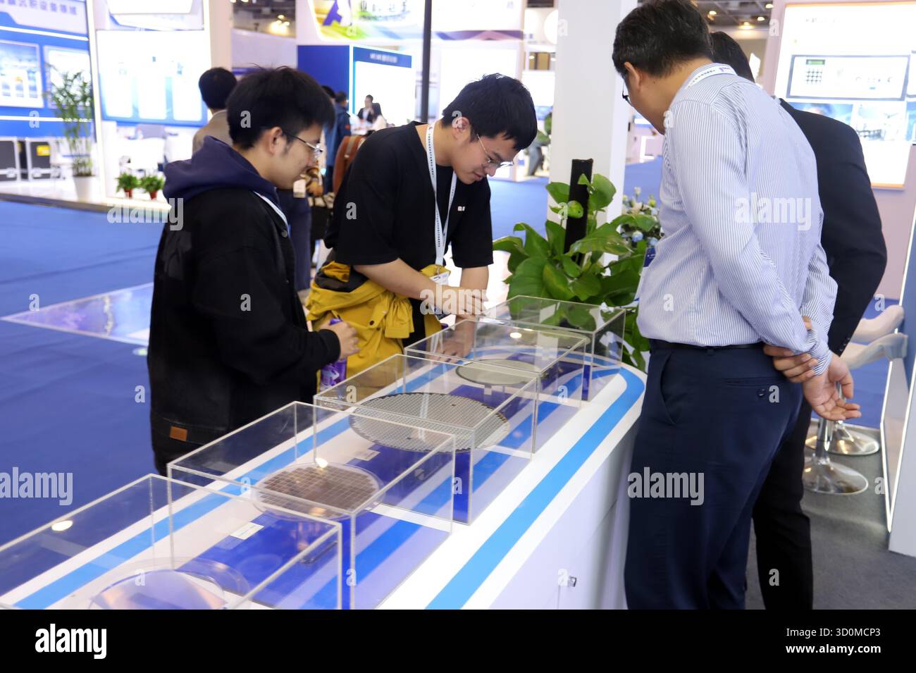The 15th CHInano 2025 Conference & Expo opens in Suzhou City, east ...