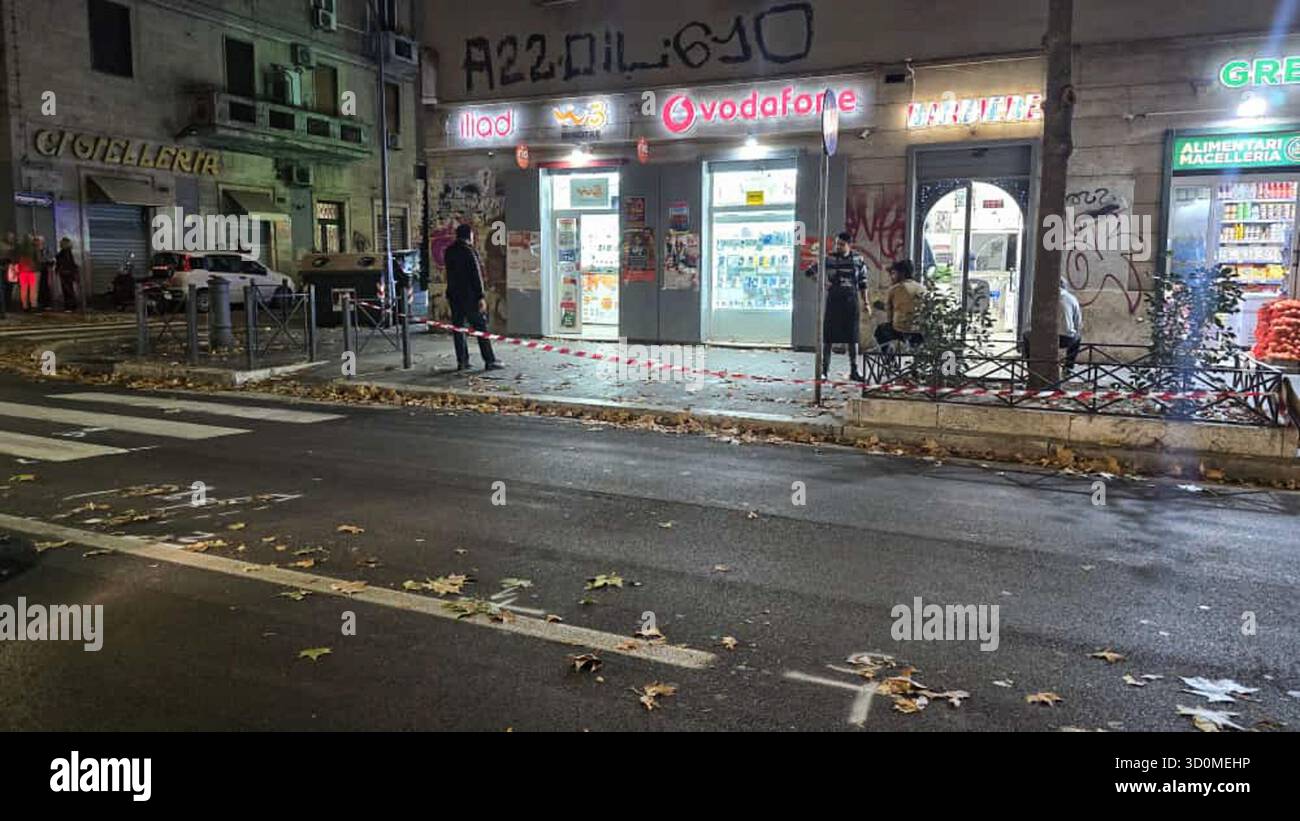 **NO WEB OR NEWSPAPERS ONLY FOR ITALY** Accident between Via di Tor ...