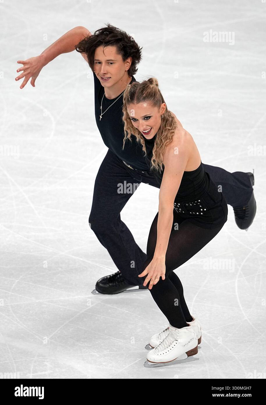 Emilea ZINGAS and Vadym KOLESNIK of United States perform during the ...
