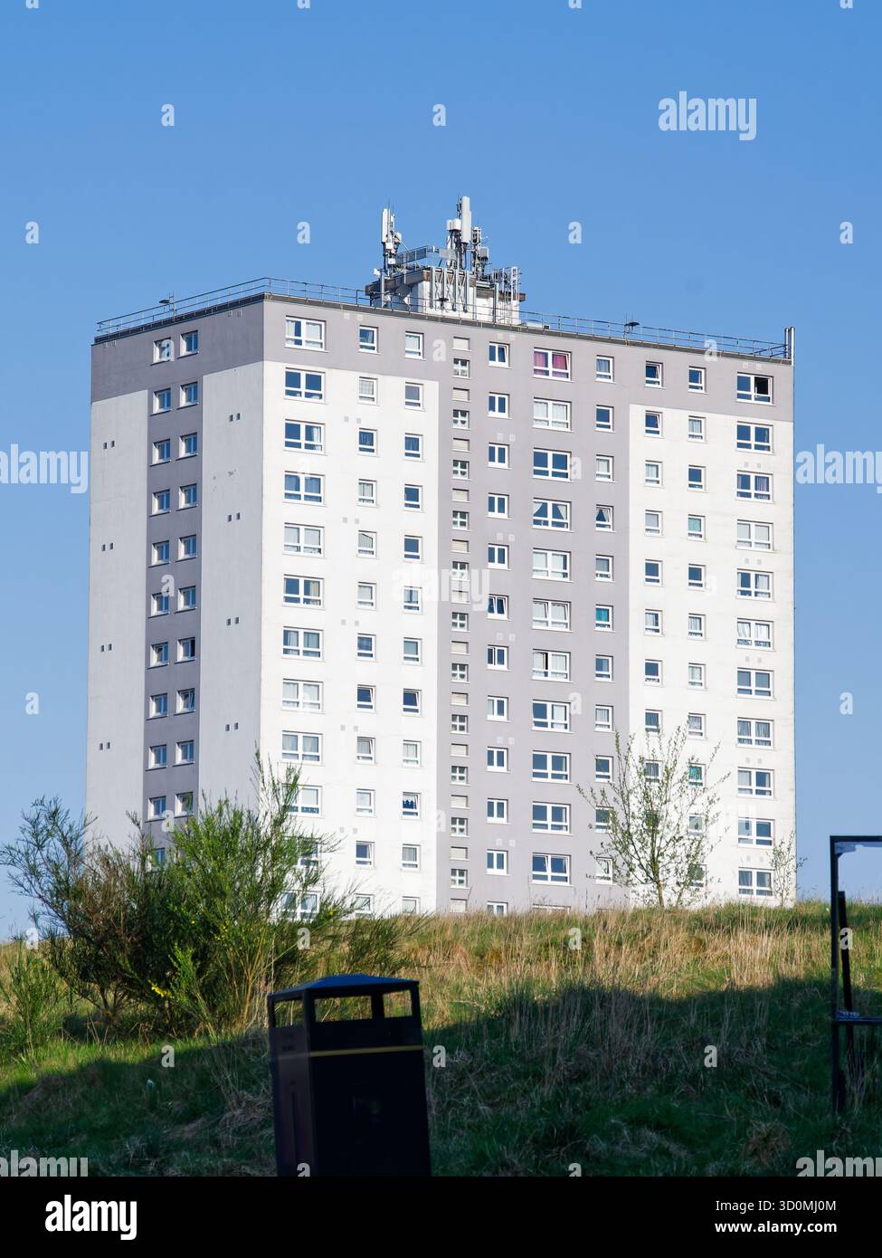 High rise council flat hi-res stock photography and images - Alamy