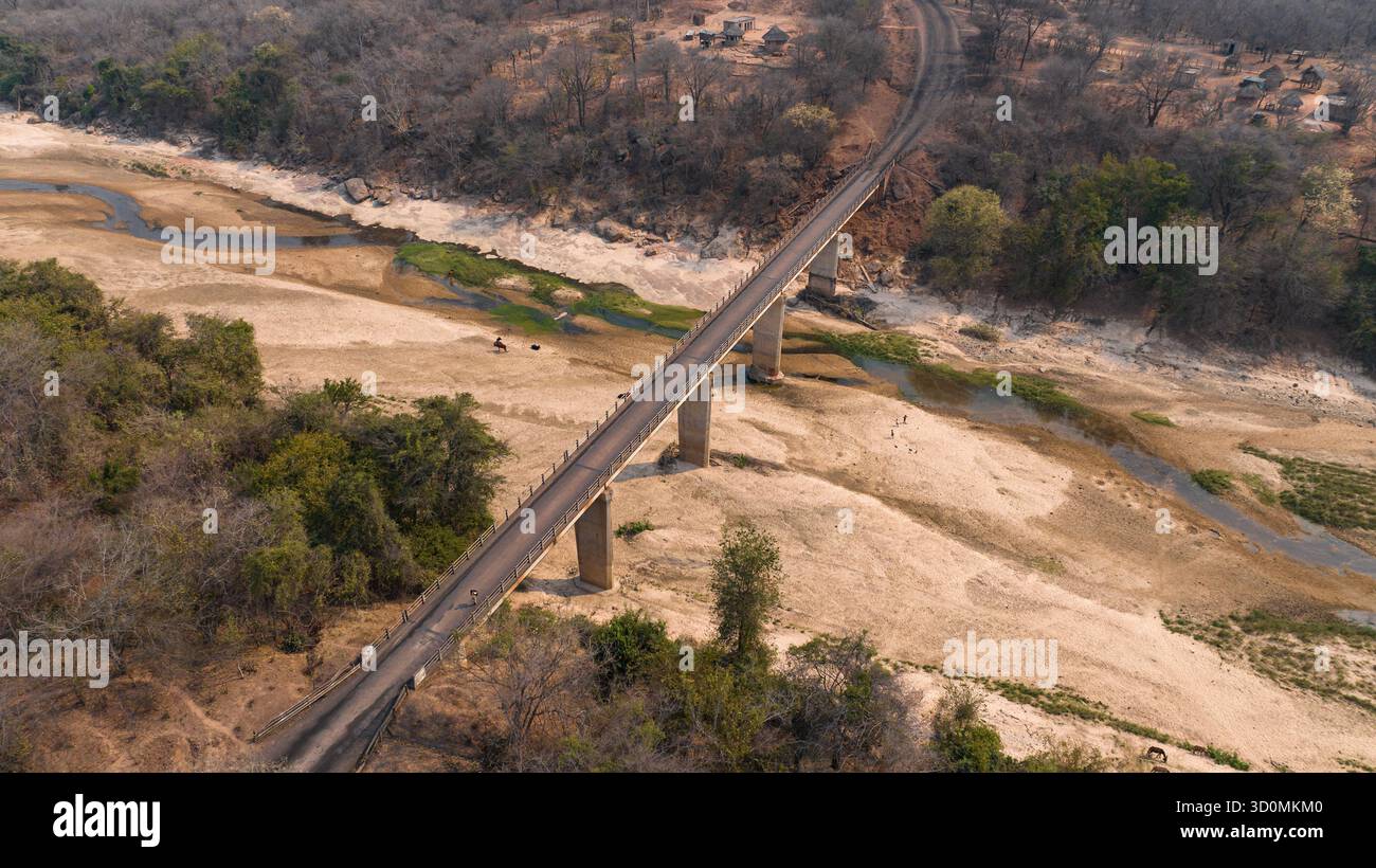 Sengwa bridge hi-res stock photography and images - Alamy