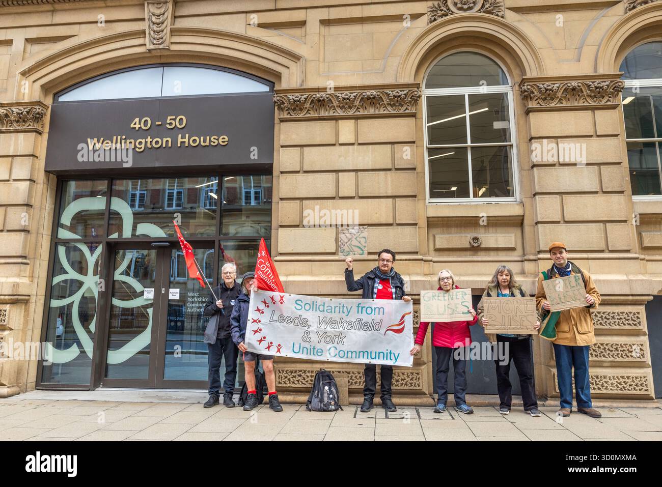 Leeds, UK. 24 OCT, 2025. Better Buses campaigners gather for a short ...