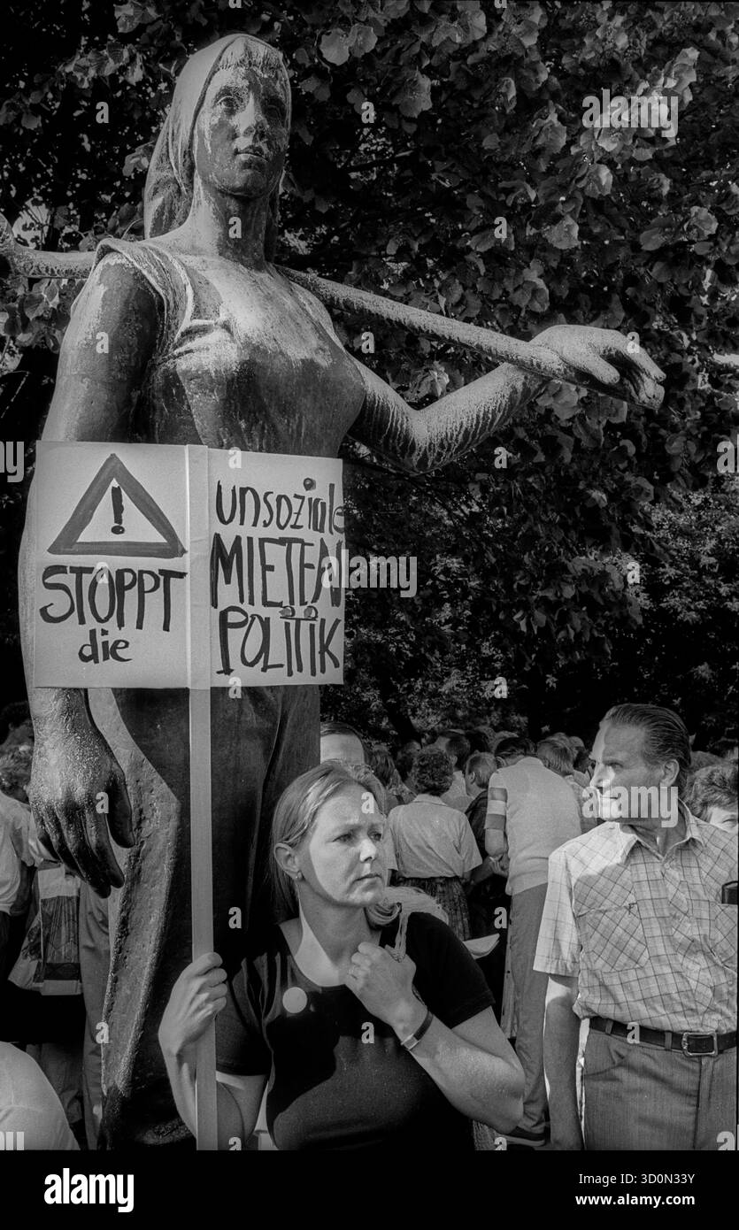 Berlin protest rent Black and White Stock Photos & Images - Alamy