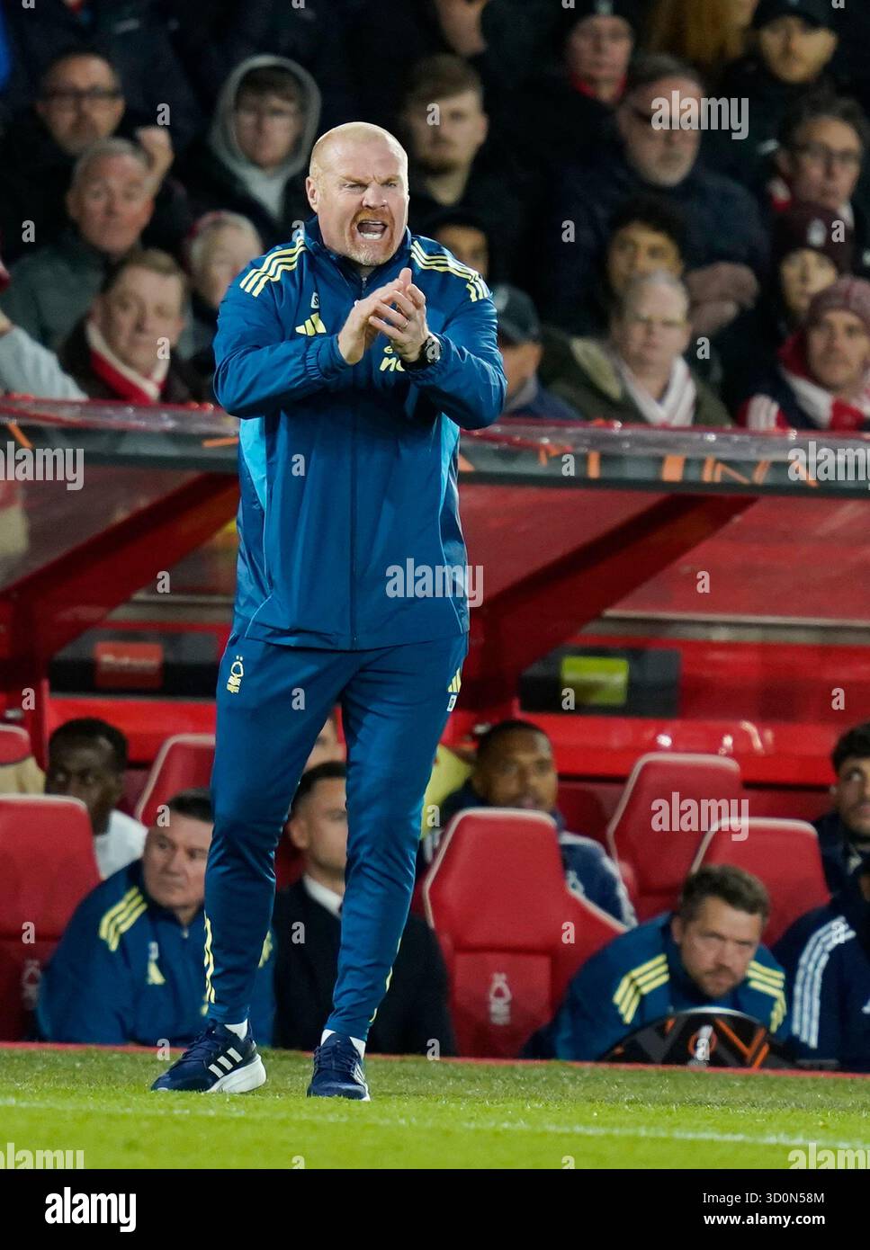 Nottingham, England, 23rd October 2025. Sean Dyche manager of ...