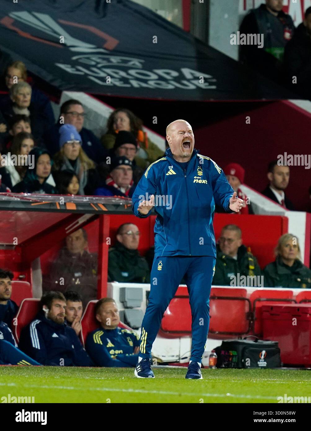 Nottingham, England, 23rd October 2025. Sean Dyche manager of ...
