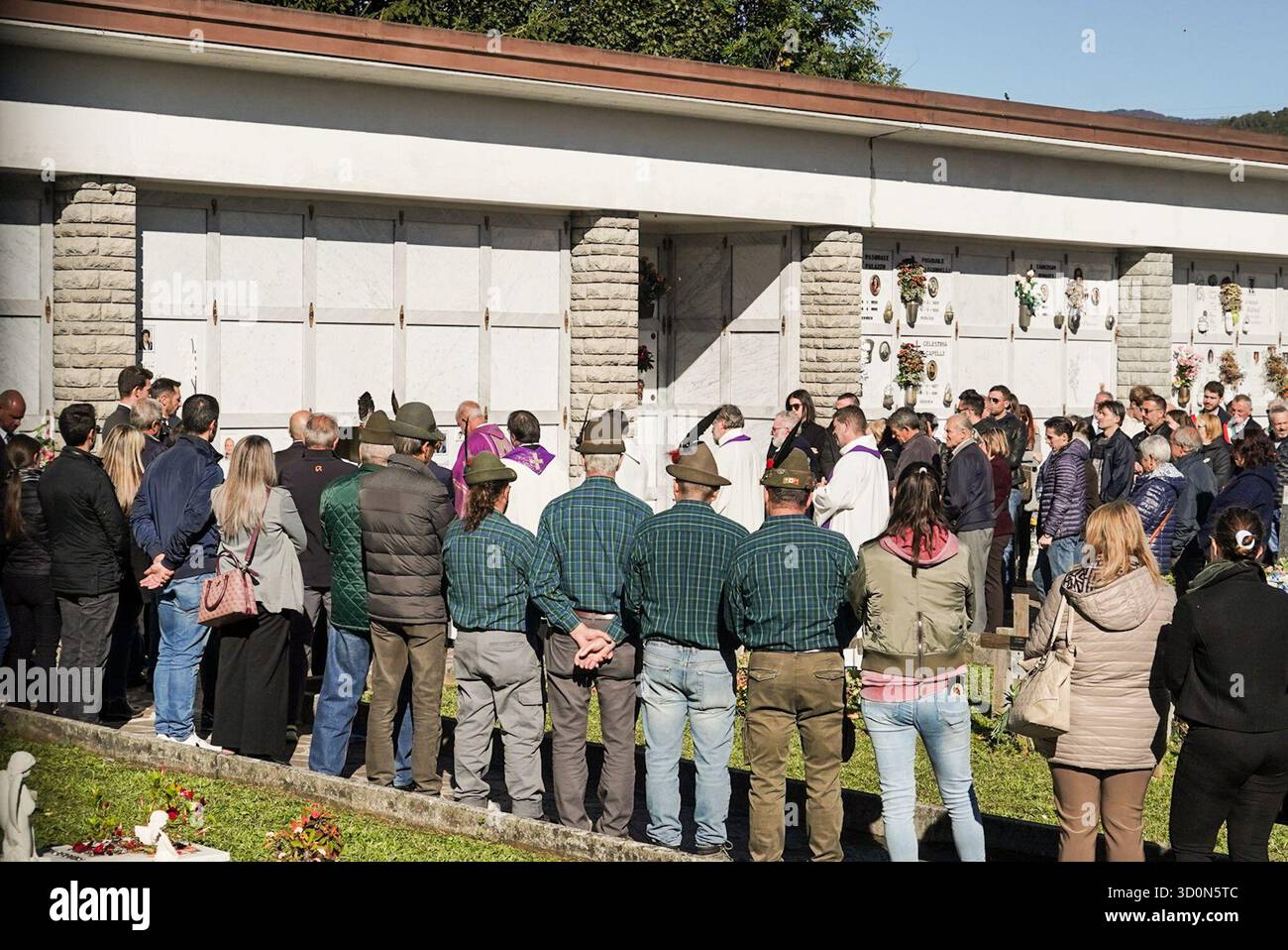 Pamela gerini funerale funerali strozza femminicidio omicidio hi-res ...