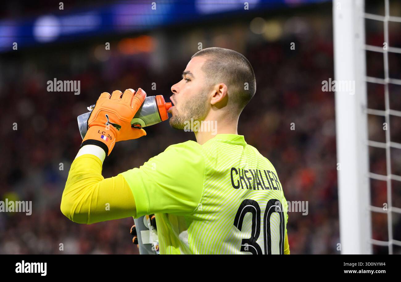 goalkeeper Chevalier Lucas (PSG) drinks, Soccer Champions League, 3rd ...