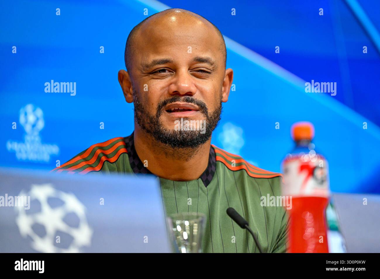 Trainer Vincent KOMPANY (Coach, Headcoach, FC Bayern München, FCB) auf ...