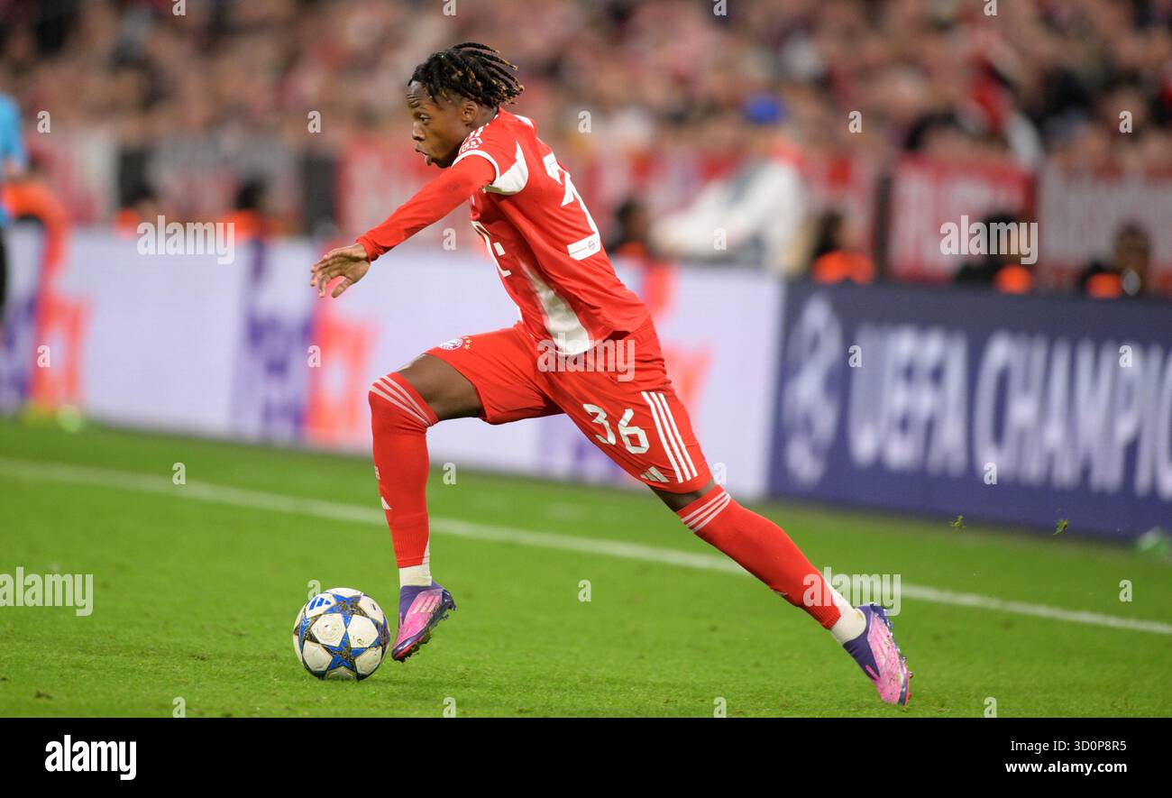 Wisdom Mike (Bayern) Munich, September 22, 2025, Football, UEFA ...