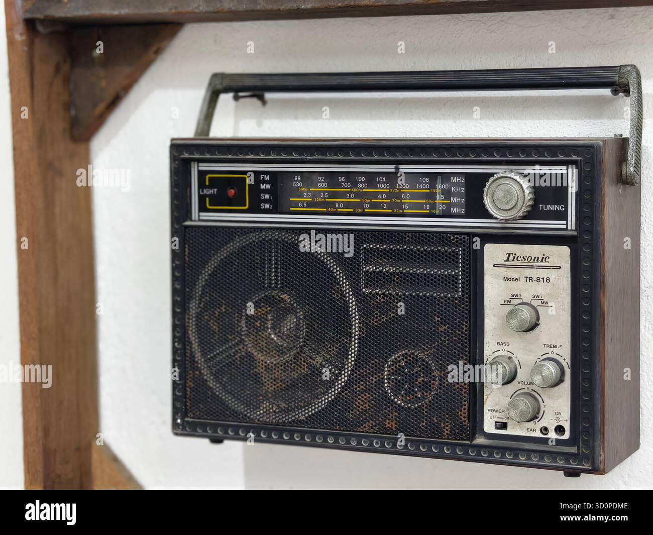 Transistor radio 1960s hi-res stock photography and images - Alamy