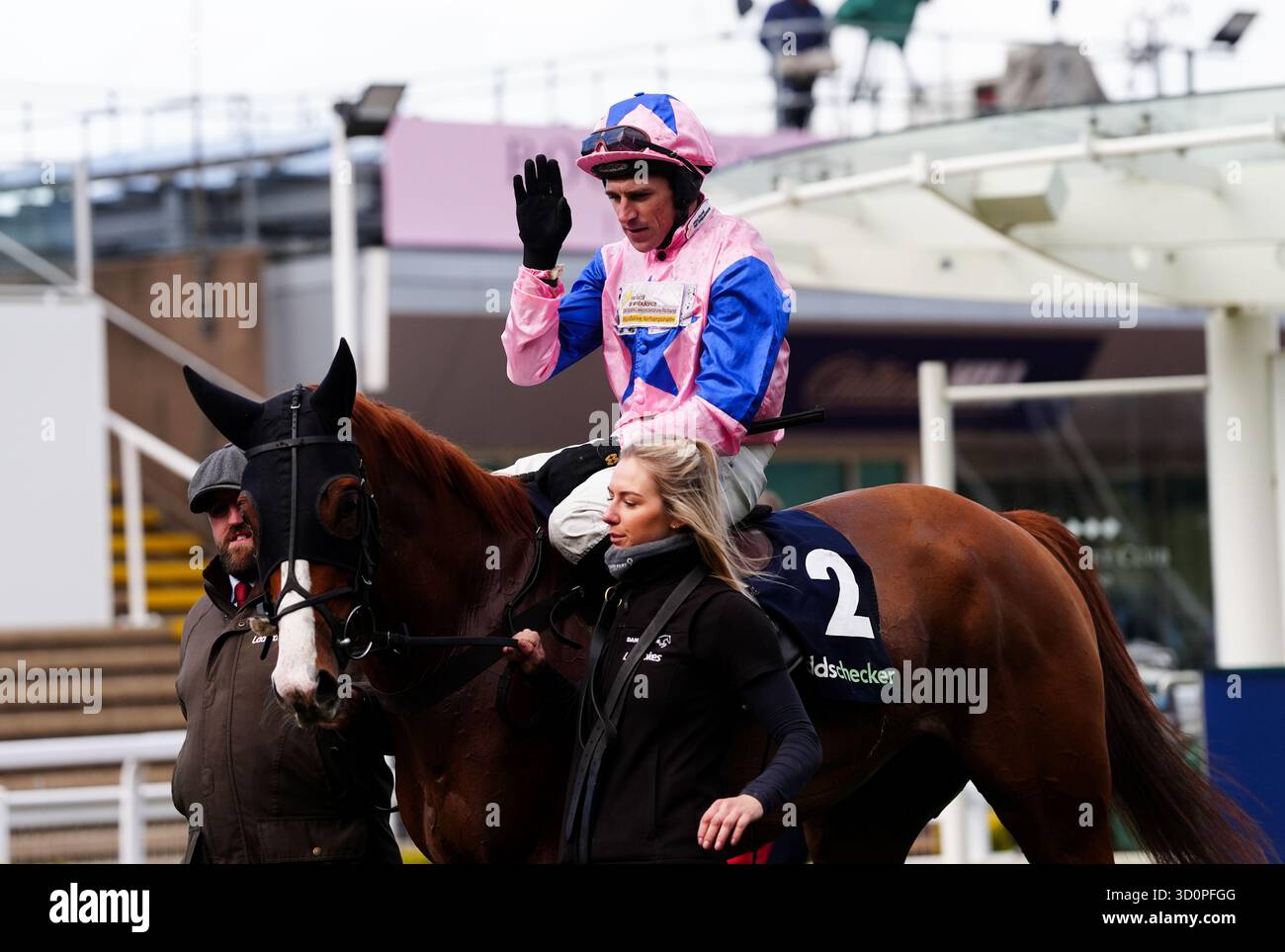 Harry Skelton aboard Fortune De Mer after winning the Oddschecker ...