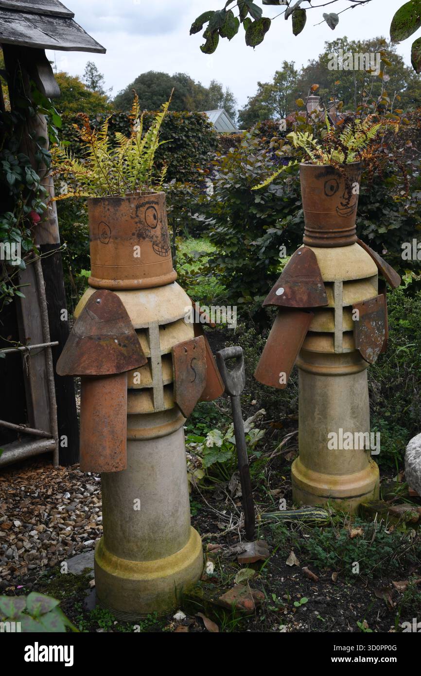 Reclaimed garden ornaments hi-res stock photography and images - Alamy
