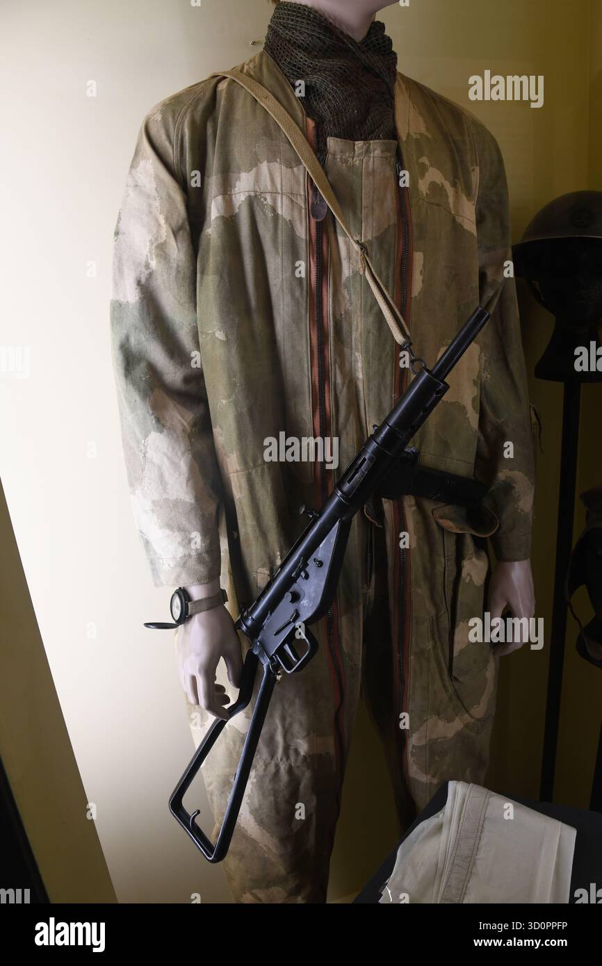 Ww2 parachute jump suit hi-res stock photography and images - Alamy