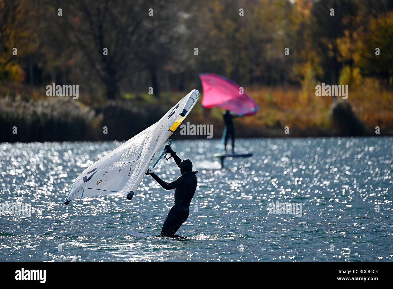 Weather picture from October 24, 2025: Wingsurfer on Lake Riemer (Buga ...