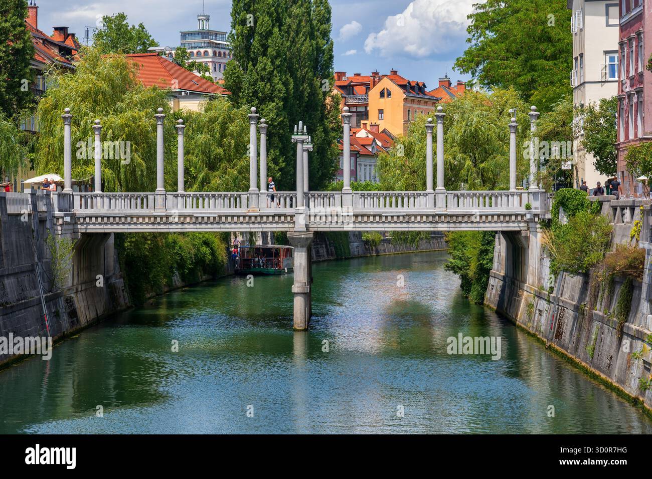 Cobblers bridge ljubljana hi-res stock photography and images - Alamy