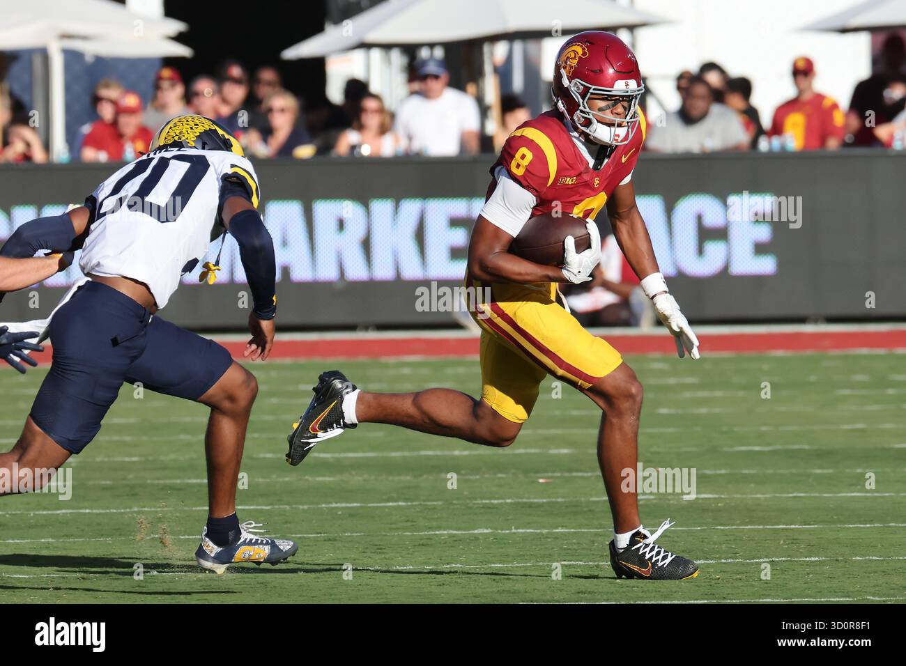 USC Trojans wide receiver Ja’Kobi Lane (8) runs with a reception during ...