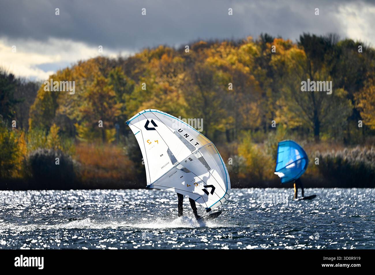 Weather picture from October 24, 2025: Wingsurfer on Lake Riemer (Buga ...