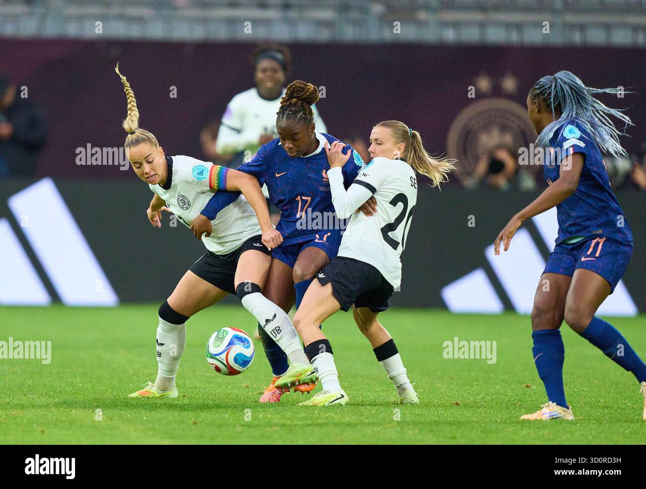 Giulia Gwinn of Germany Elisa Senss, Senss of Germany compete for the ...