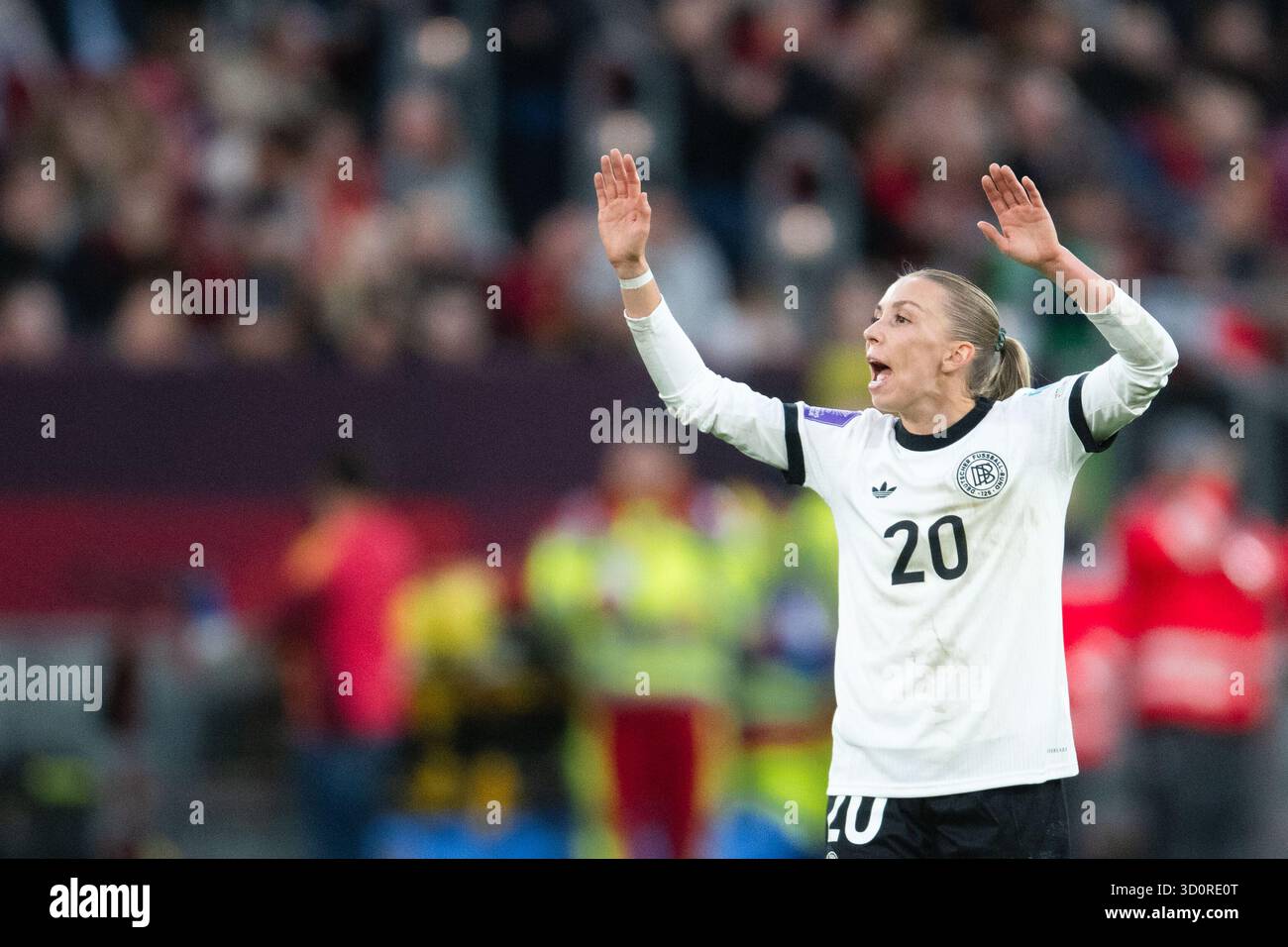 24 October 2025, North Rhine-Westphalia, Duesseldorf: Soccer, Women ...