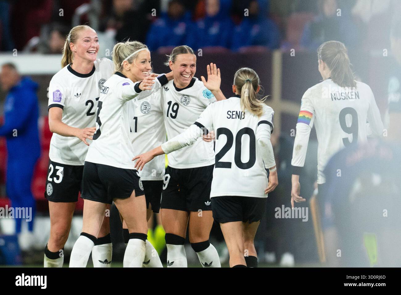 24 October 2025, North Rhine-Westphalia, Duesseldorf: Soccer, Women ...