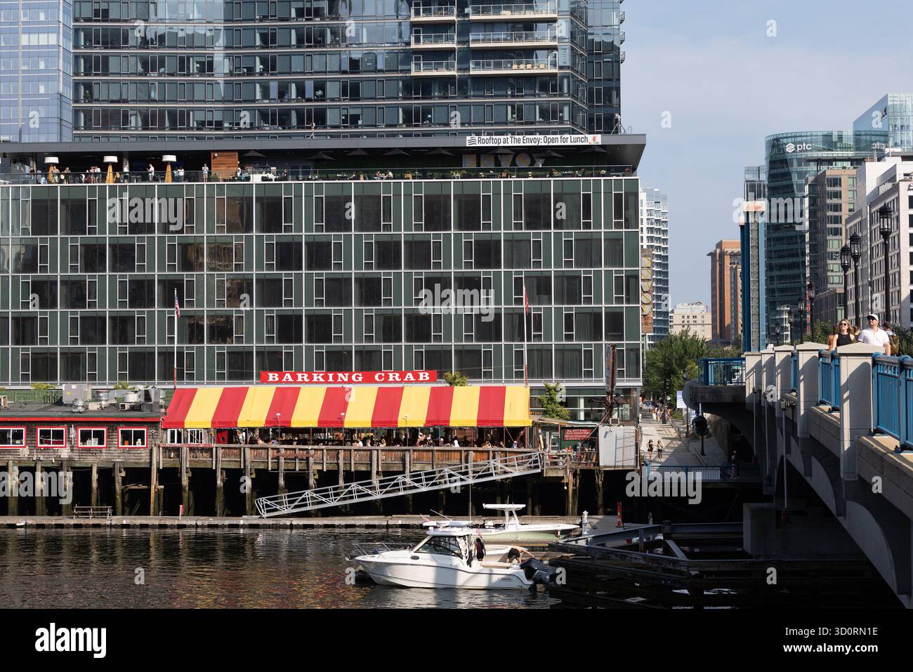 The Barking Crab & Envoy Hotel, Seaport District waterfront Boston ...