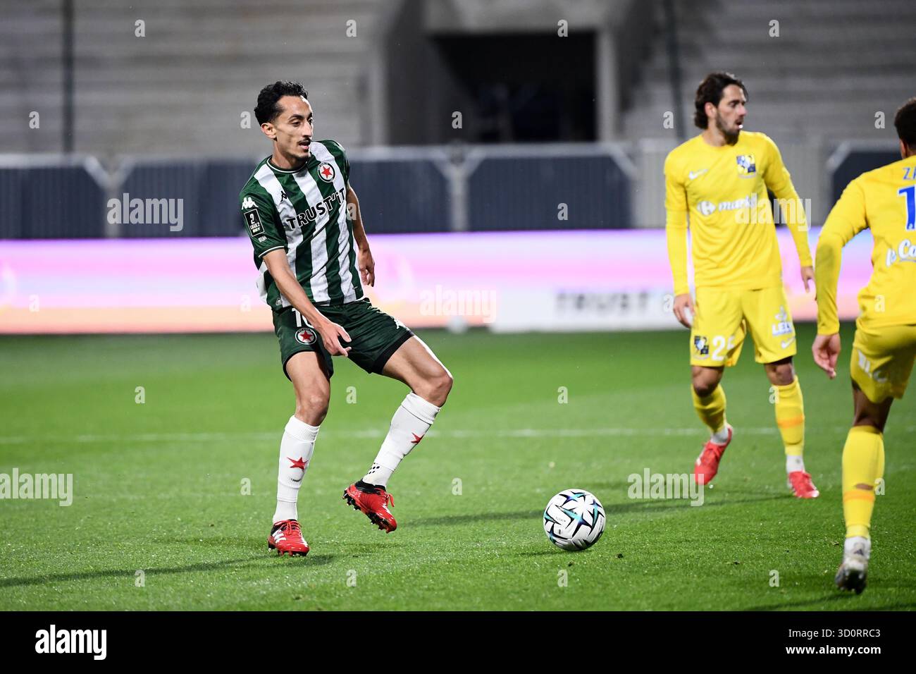 10 Saif-Eddine KHAOUI (red) during the Ligue 2 BKT match between Red ...