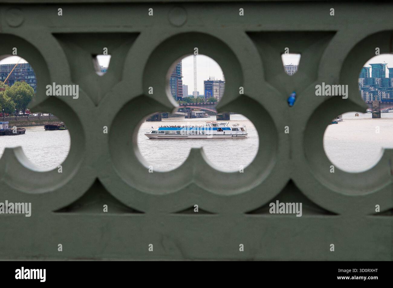 River cruise boat framed hi-res stock photography and images - Alamy