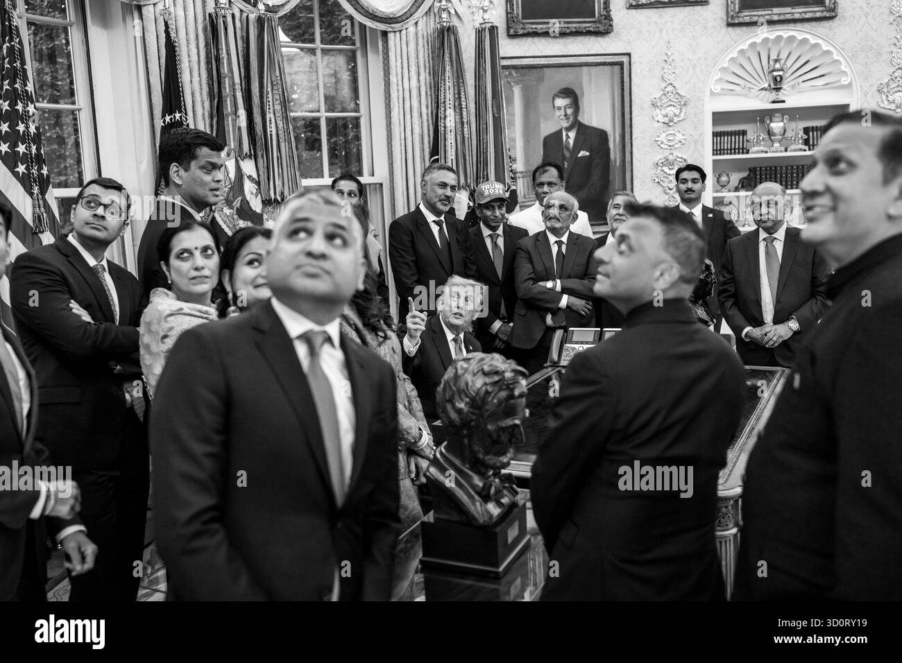 Trump white house october 2025 Black and White Stock Photos & Images ...