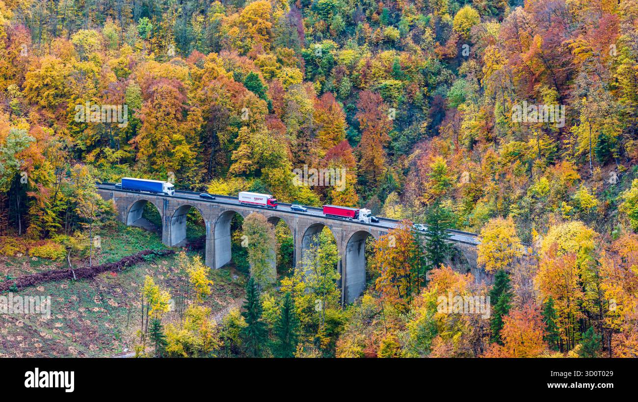 Fischerhäuslebrücke am Albabstieg der Autobahn A8 von Ulm in ...