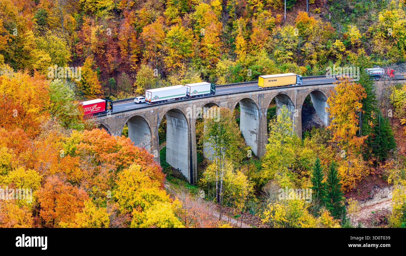 Fischerhäuslebrücke am Albabstieg der Autobahn A8 von Ulm in ...