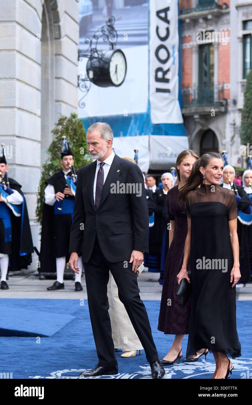 King Felipe VI of Spain, The former Queen Sofia, Queen Letizia of Spain, Crown Princess Leonor ...