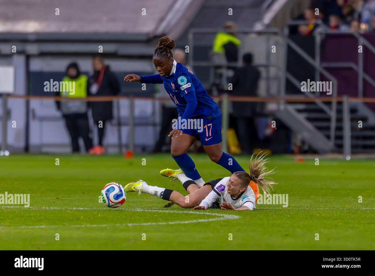 Düsseldorf, Deutschland 24. Oktober 2025: UEFA Nations League Women ...