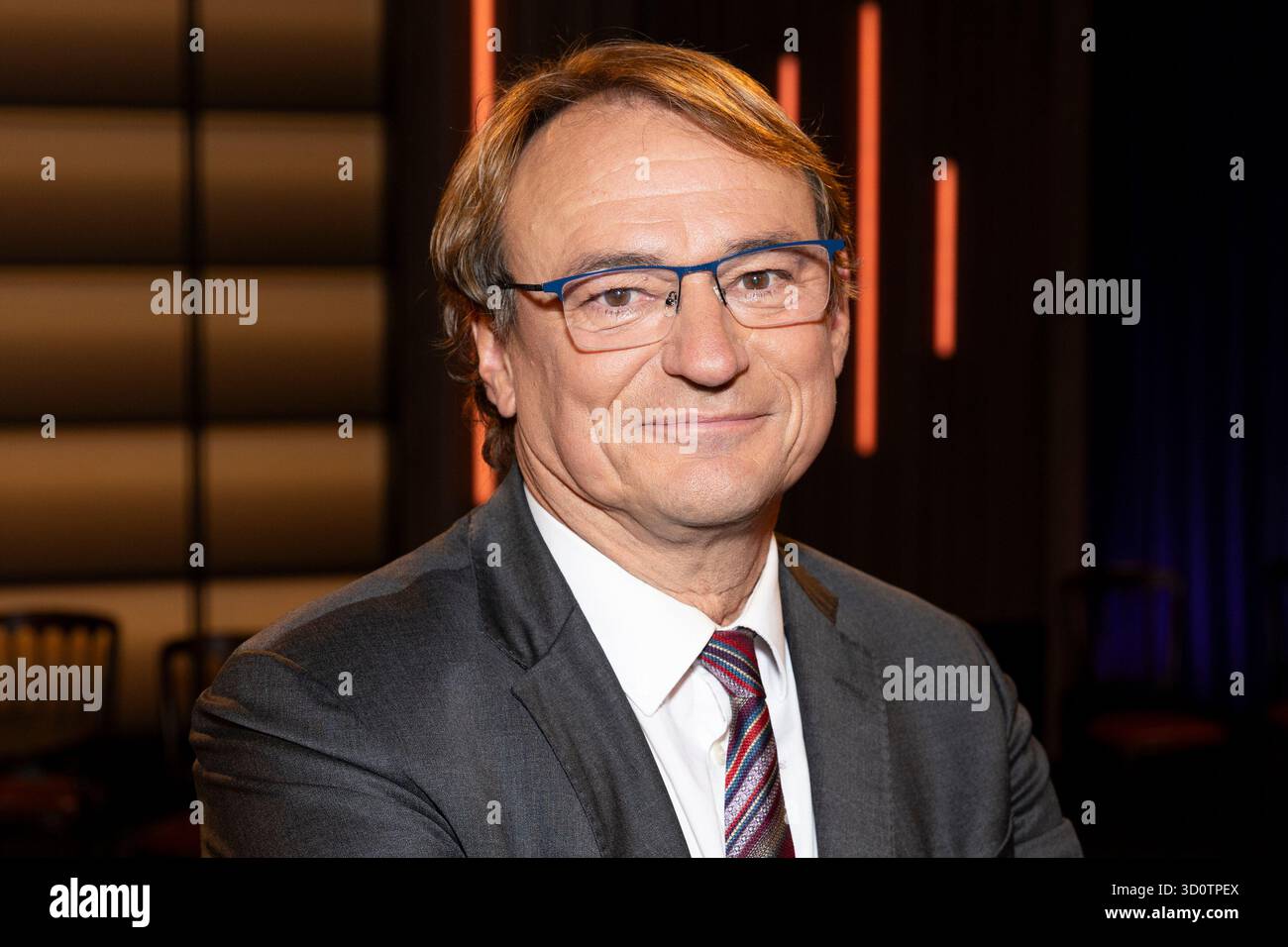 Pope expert, journalist Andreas ENGLISCH (middle), portrait, friendly ...