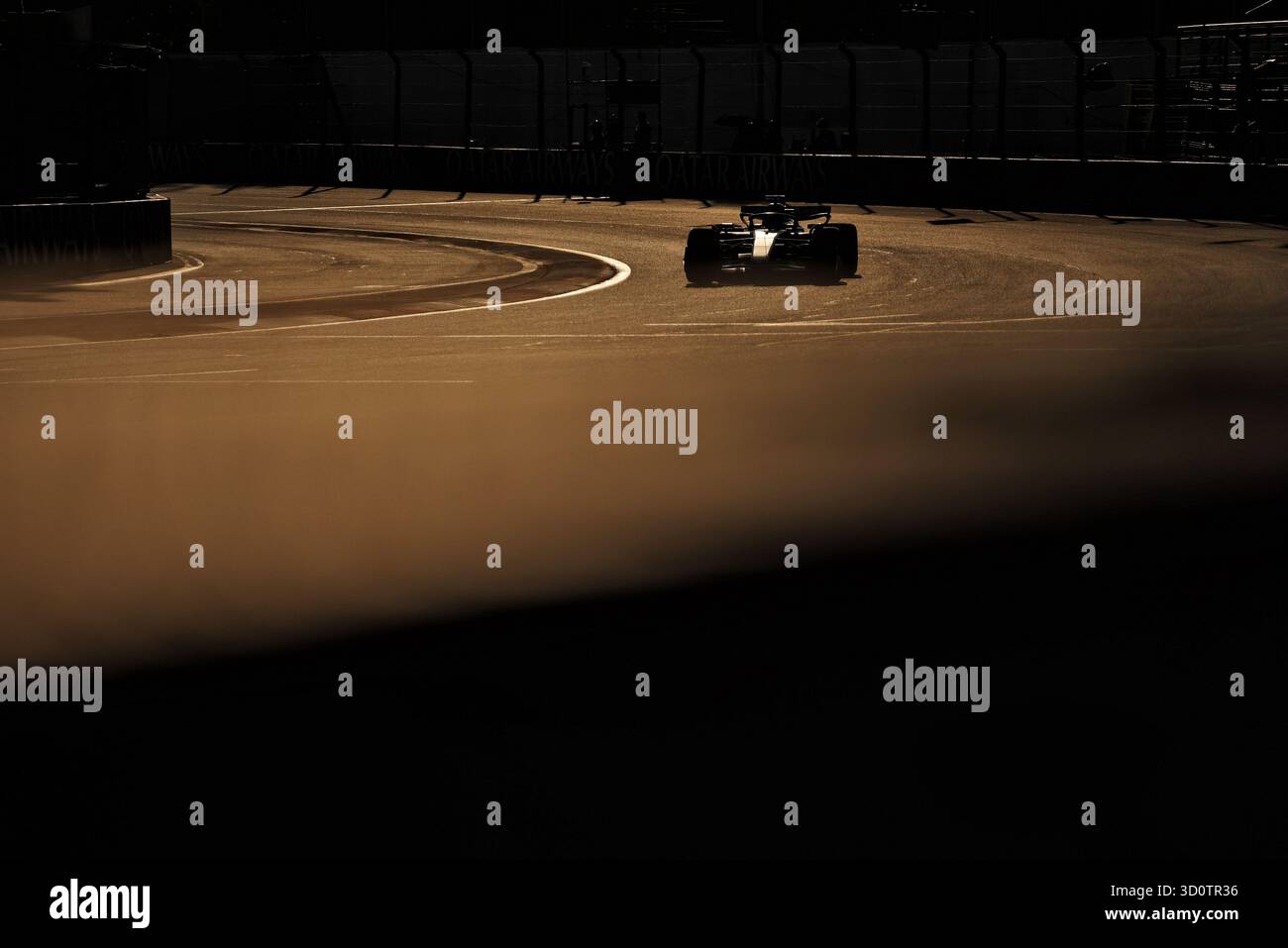 Low light action. 24.10.2025. Formula 1 World Championship, Rd 20 ...