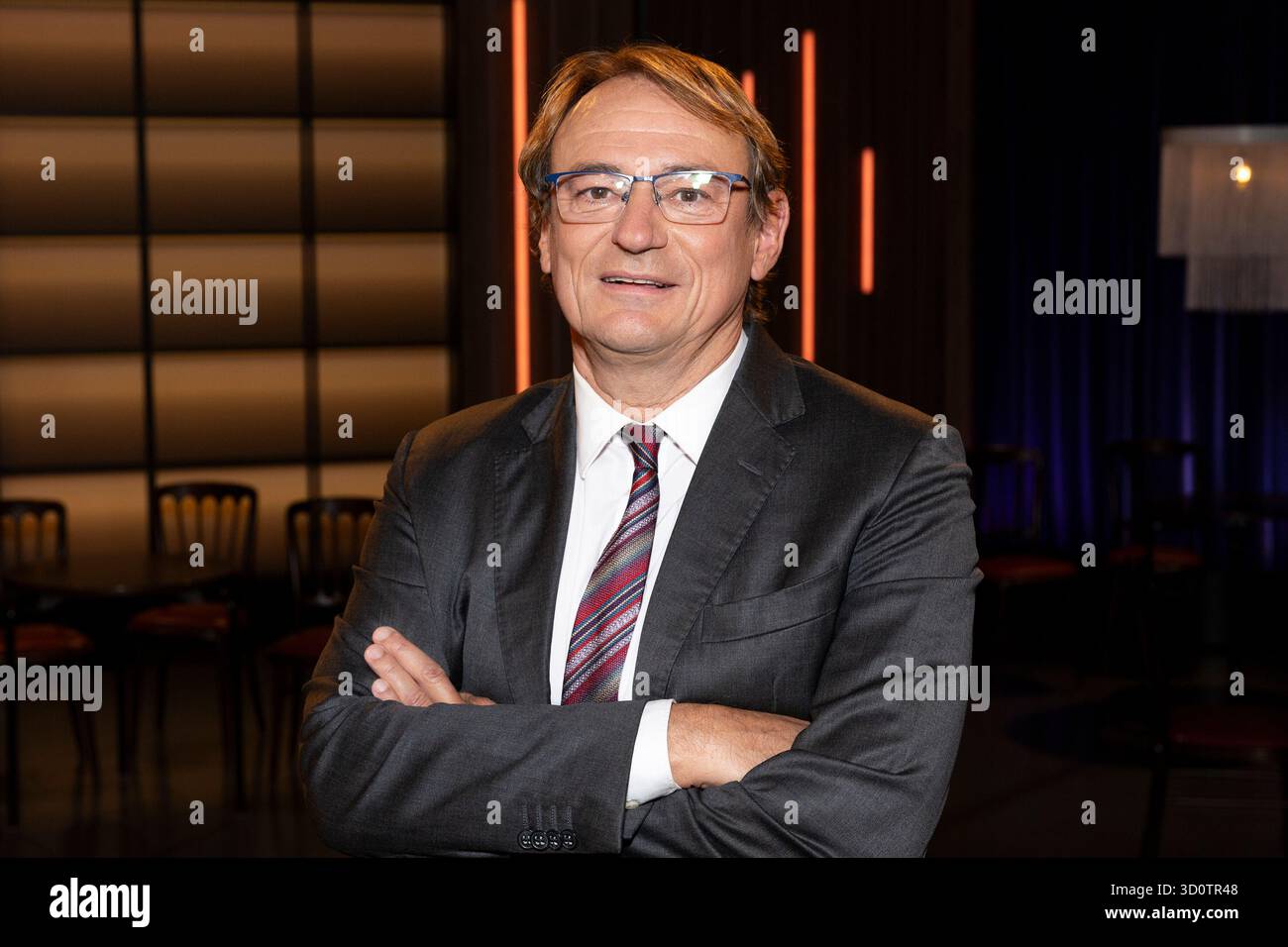 Pope expert, journalist Andreas ENGLISCH (middle), portrait, friendly ...