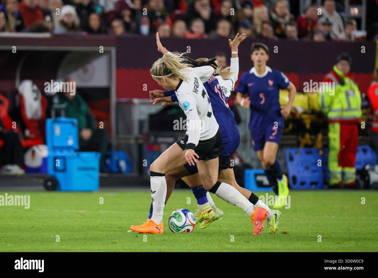 Düsseldorf, Deutschland 24. Oktober 2025: UEFA Nations League Women ...