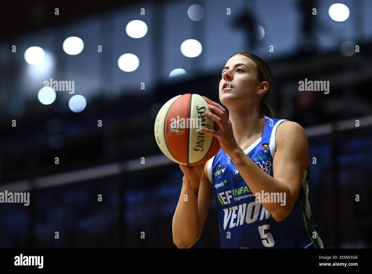 Elissa Brett of Geelong Venom warms up ahead of the WNBL Round 2 match ...