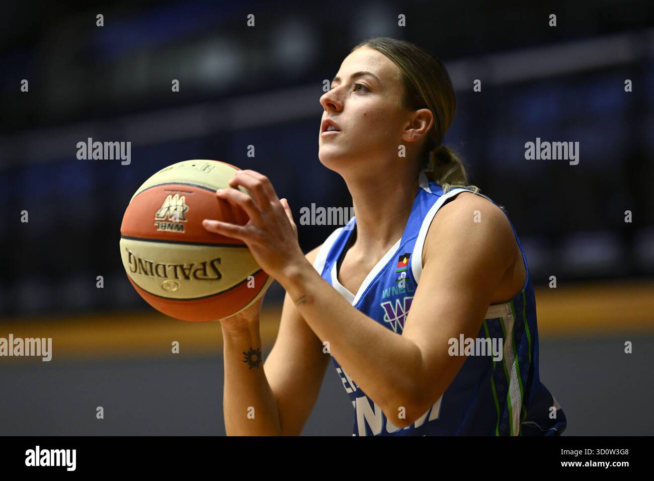 Elissa Brett of Geelong Venom warms up ahead of the WNBL Round 2 match ...