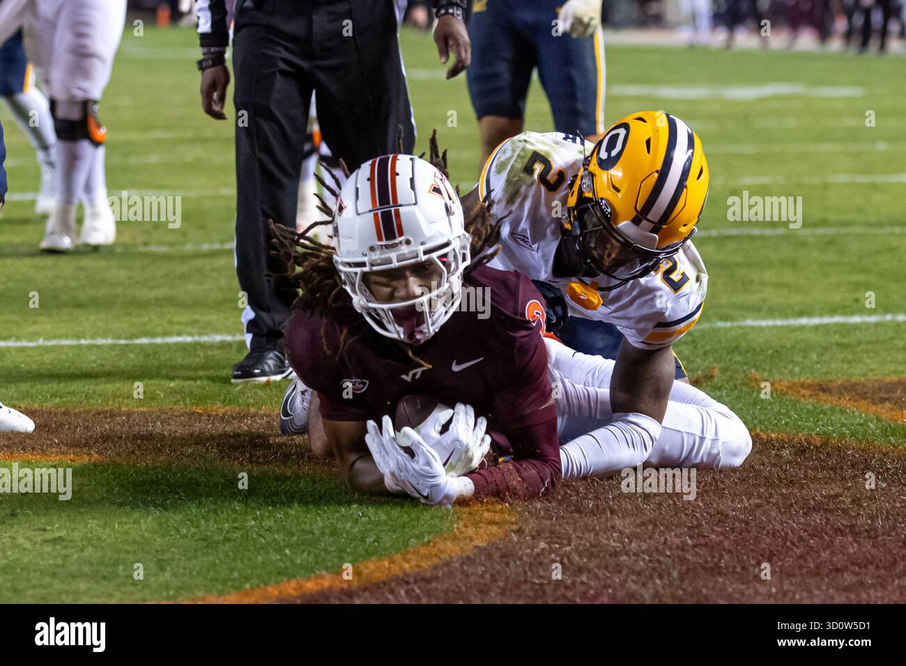 Virginia Tech wide receiver Takye Heath (2) catches the ball for a ...