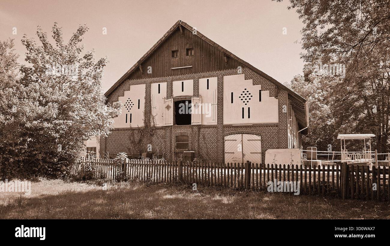 German architecture home farmhouse hi-res stock photography and images ...