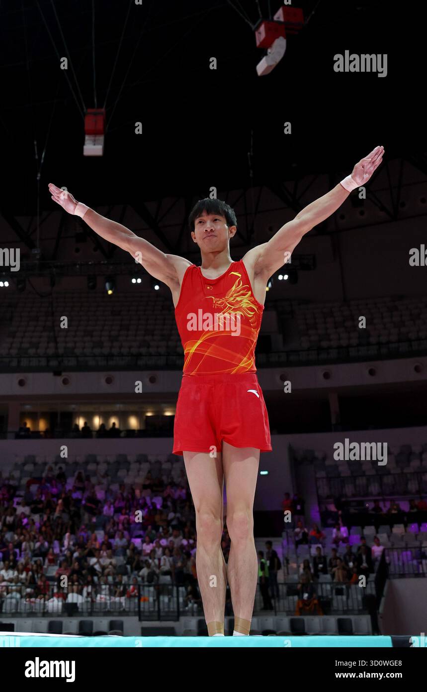 Jakarta, Indonesia. 25th Oct, 2025. Huang Mingqi of China competes ...