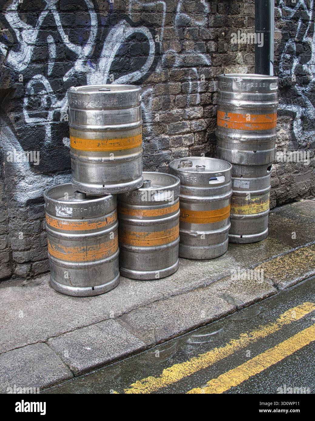 Alcohol steel beer container hi-res stock photography and images - Alamy