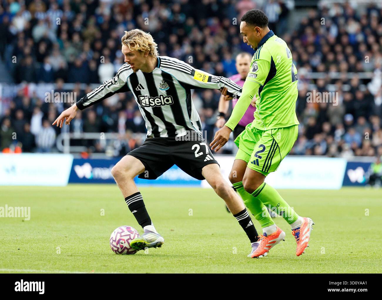 Newcastle United's Nick Woltemade (left) and Fulham's Kenny Tete battle ...
