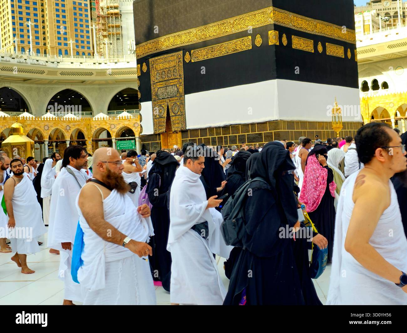 Mecca, Saudi Arabia, June 12 2024: the circumambulation of the grand ...
