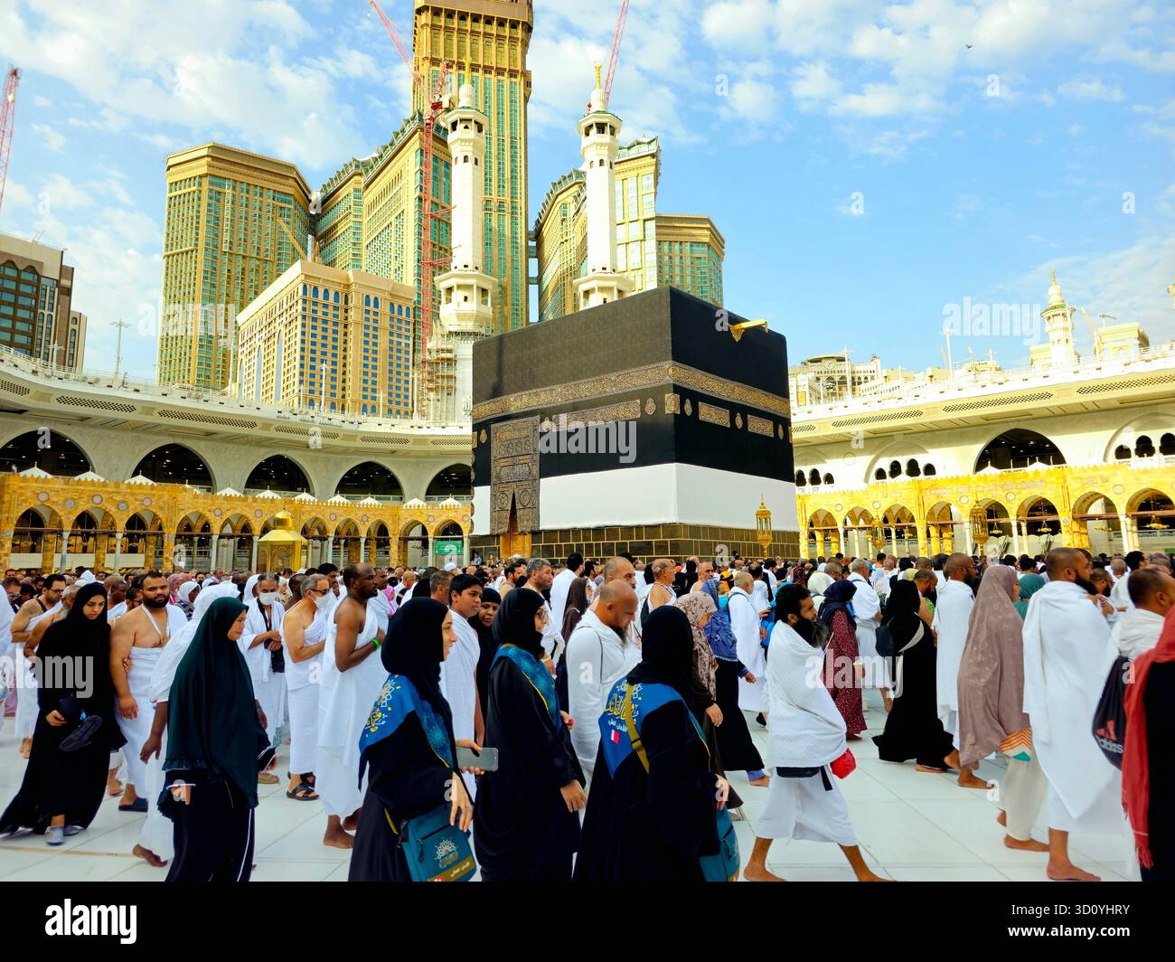 Mecca, Saudi Arabia, June 12 2024: the circumambulation of the grand ...